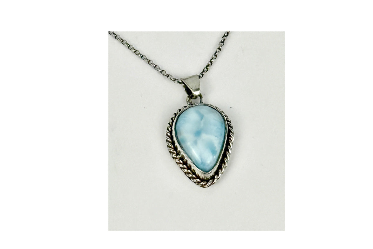 When a Treasured Gift Becomes an Heirloom – Earthlytreasuresbydk.com